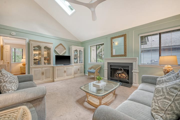 Yards To The Beach, Charming Cottage - Kiawah Island, SC