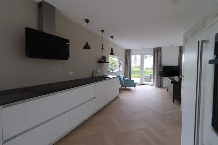 Solo Deluxe Xl - 6 Persons - Makkum