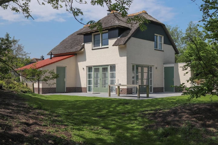 Dune Villa With Sauna & Whirlpool – 6 Persons - Makkum