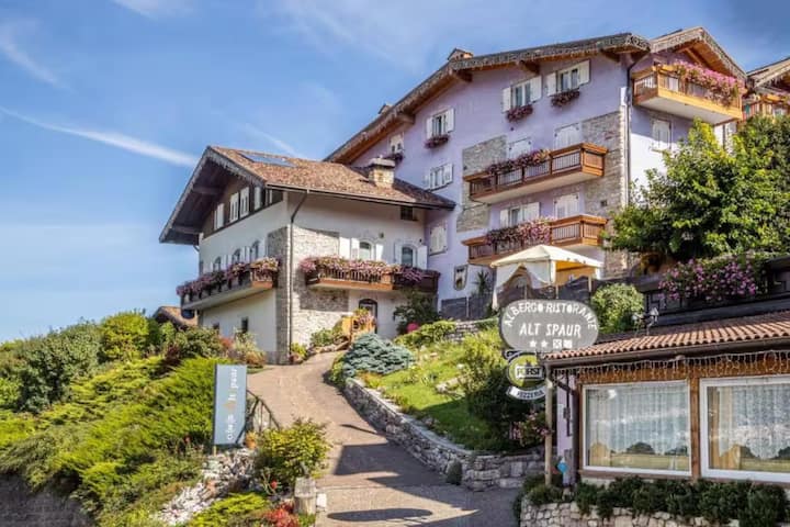 Cozy Wooden Retreat In The Heart Of Trentino - Molveno