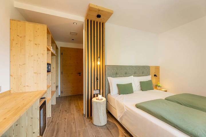 Cozy Wooden Retreat In The Heart Of Trentino - Molveno