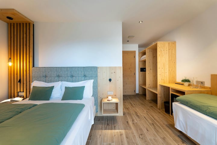 Minimalist Mountain Decor & Great Location - Molveno