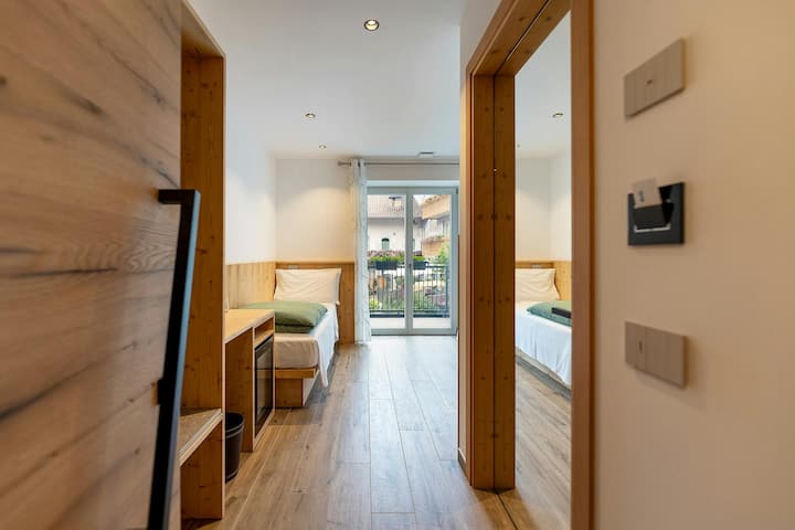 Minimalist Mountain Decor & Great Location - Fai della Paganella