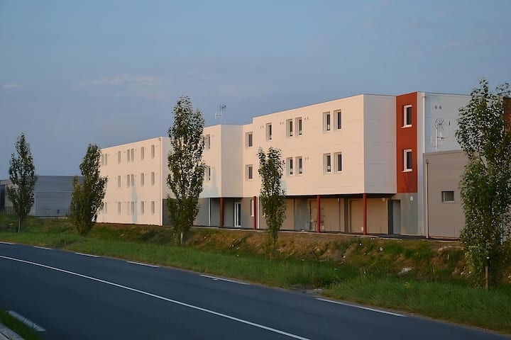 Spacious 1br Apartment: Near City Center – 10 Min - Bayonne