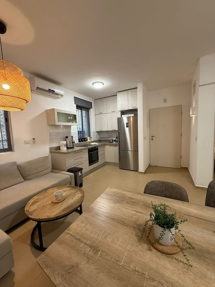 Cozy, Clean & Modern 1br Off Betzalel, Sacher Park - Jerusalem