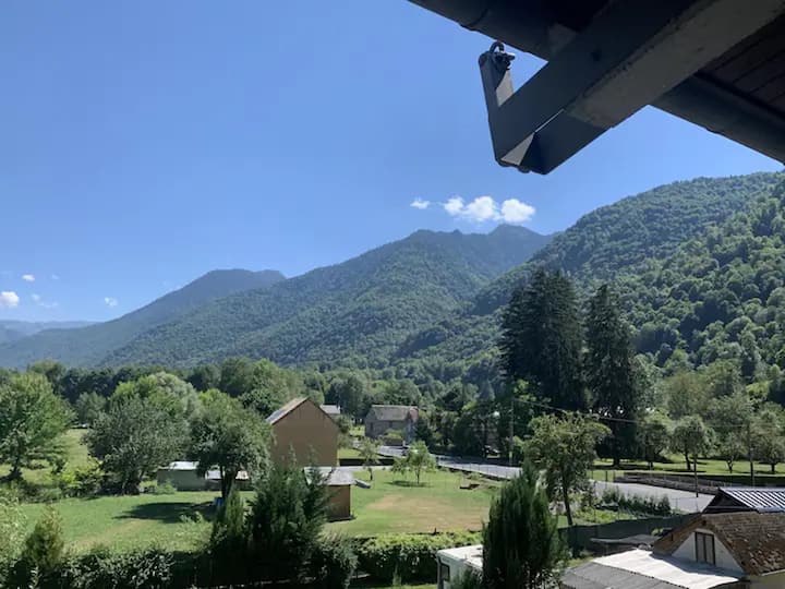 Spacious Alpine 3-bedroom Pyrenees Apartment - Le Mourtis