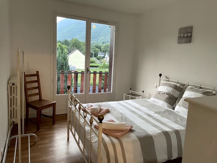 3 Bed - Sleeps 6 - Pets - Mountain Views - Le Mourtis
