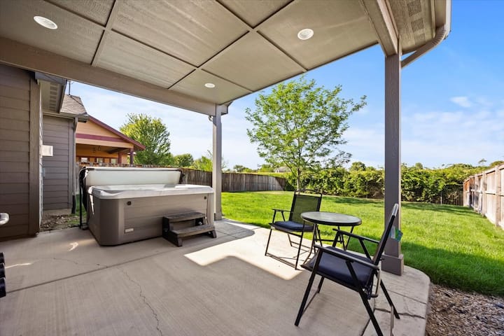 Hot Tub-game Room-backyard-king-parking-300mbps - Boise