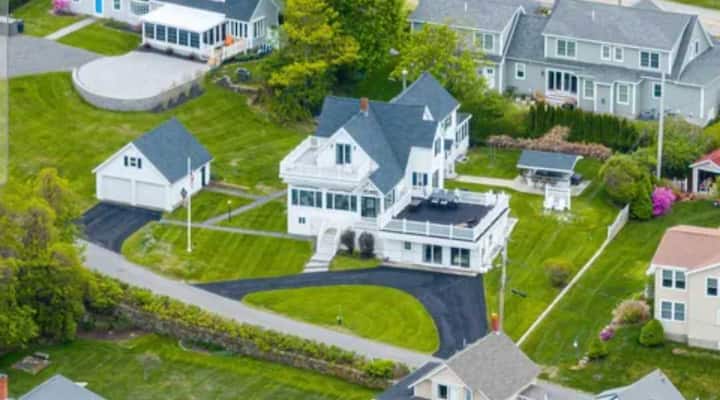 Spacious 7 Br Ocean View Retreat - Stunning Views! - York, ME