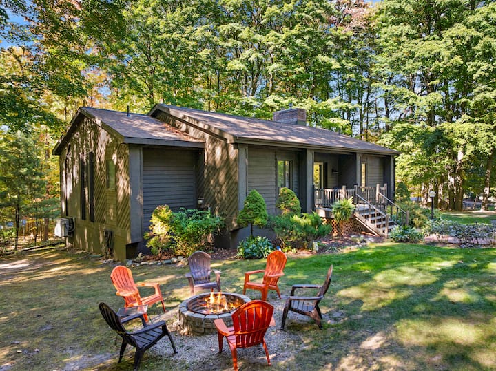 Spacious Resort Home Near Shanty Creek | 3br • 3ba - Torch Lake, MI