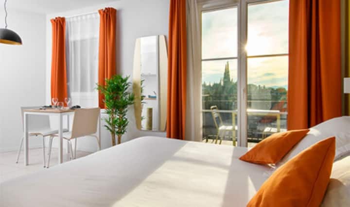 Spacious Room W/ Living Area And Kitchen | Pool - Mougins