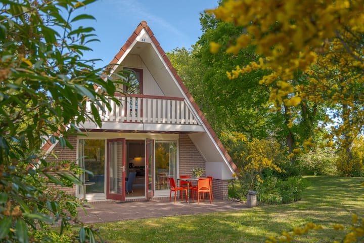 Heggenmus |  Bungalow Met Fijne Tuin - Pays-Bas