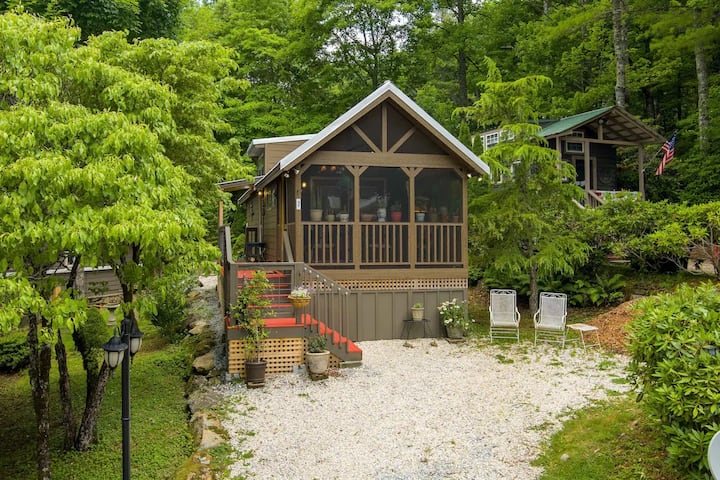 Carolina Cozy — Easy Walk To Main Street - Highlands, NC