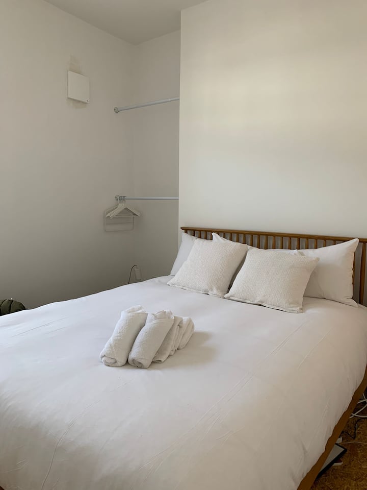 Stylish And Modern 1bd Apartment In East Wall - Dublin