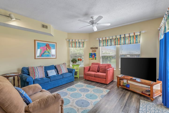 Relaxed Beachwalk Retreat Comfortable 2-bedroom - Destin, FL