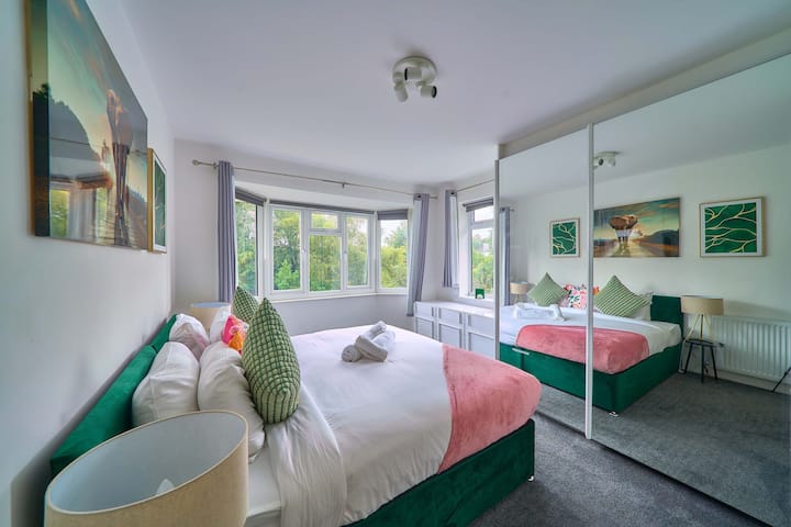 Launch Deal ‒ 4br House, Garden & Parking, Wycombe - Buckinghamshire New University