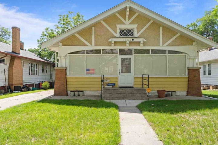 Big Sky Bungalow - Great Falls, MT