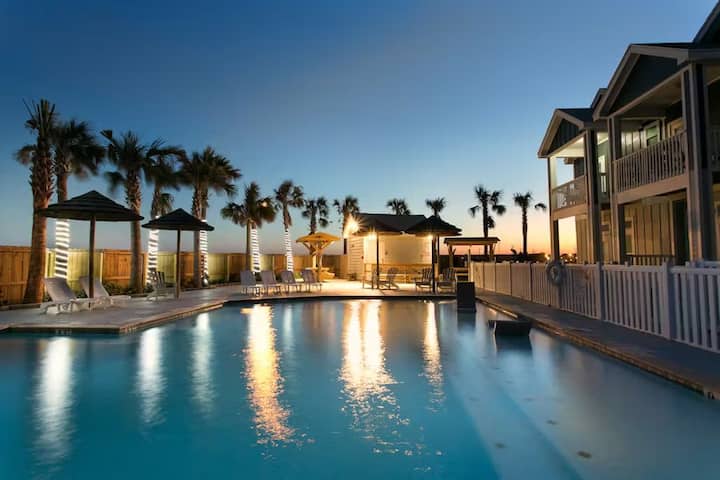 8br Dog Friendly | Pool | Hot Tub | Balcony | W/d - Corpus Christi, TX