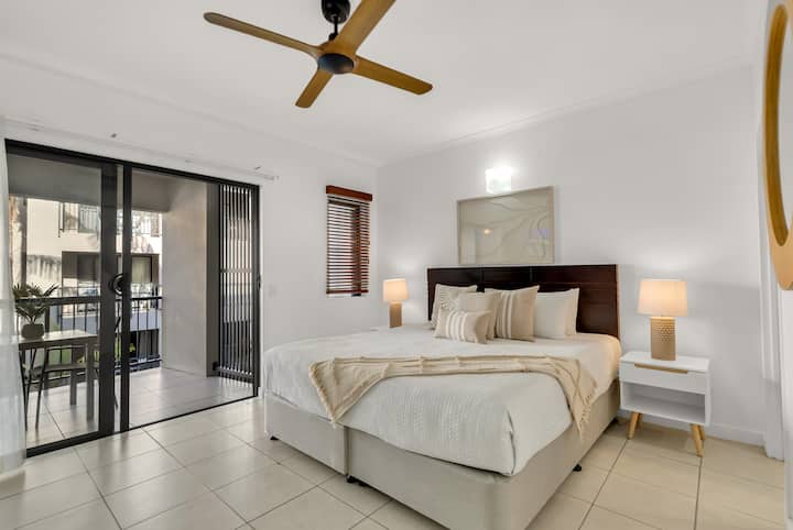 Lagoon Lookout—poolside Studio Near Trinity Beach - Cairns