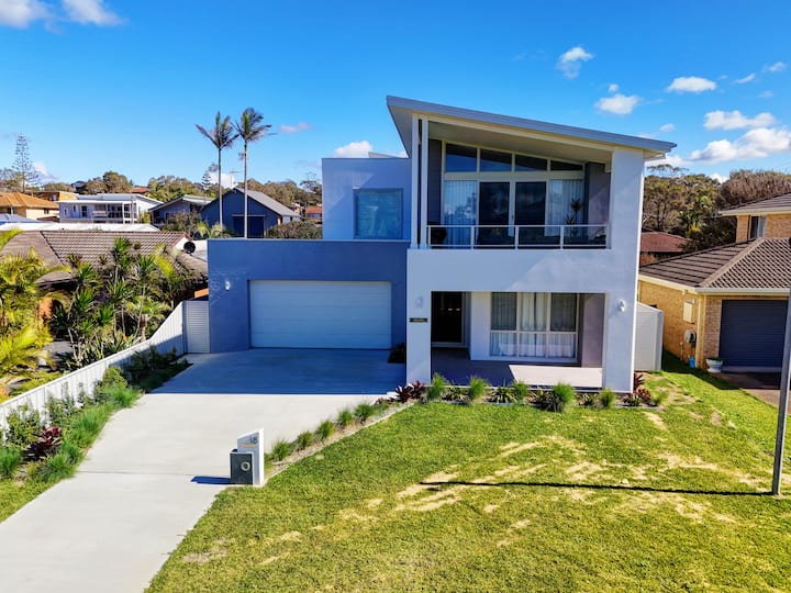 Escape - Just 62 Steps To The Gorgeous Diamond Bea - Diamond Beach