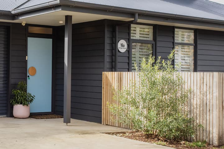 Bridge Road Beach House Barwon Heads- Sleeps 10 - Barwon Heads