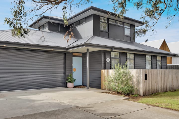 Barwon Heads Beach House Sleeps 12, Central, Beach - Ocean Grove