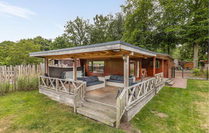 Gorgeous Home In Erm With House Sea View - Emmen