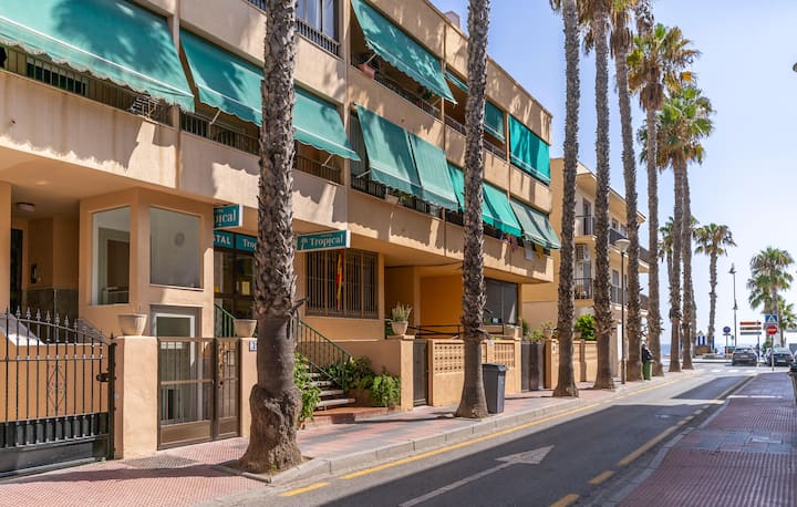 2 Bedroom Cozy Apartment In Almuñecar - Almuñécar