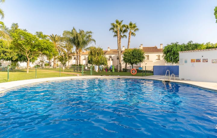 Stunning Home In Caleta De Velez - Vélez-Málaga