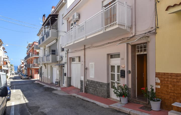 2 Bedroom Stunning Apartment In Trappeto - Trappeto