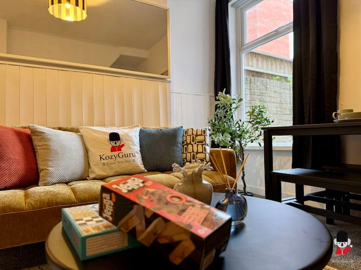 Kozyguru | Salford |Spacious 4bedroom Free Parking - Manchester