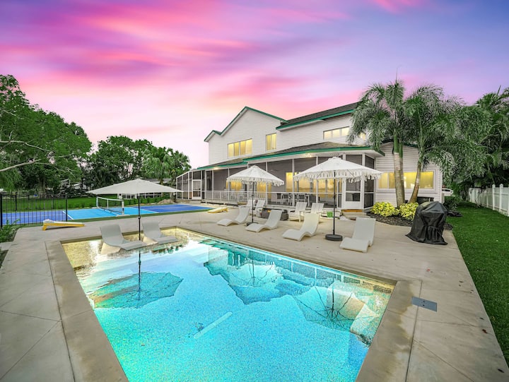 6br Lakefront Home W/ Pool, Pickleball, & More! - Sebring, FL