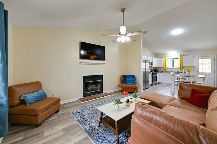 Game Day Ready: Greenville Stay W/ Patio Dining - Greenville, NC