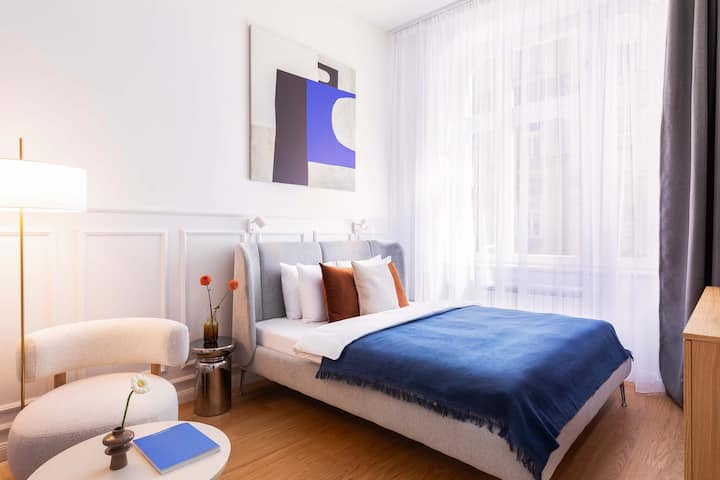 Turnkey | Vinohrady Modern Two-bedroom Apartment - Prague