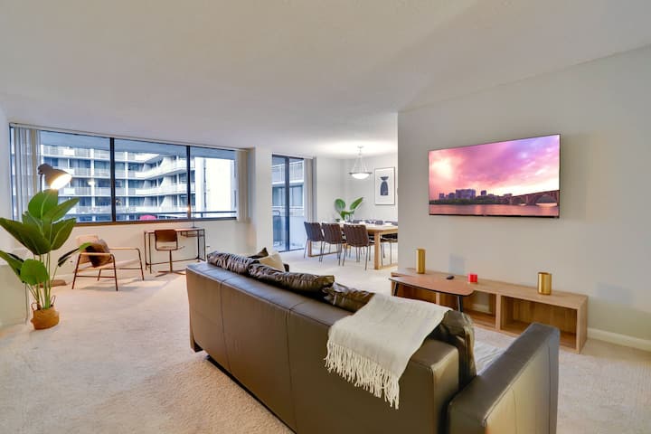 Modern Apt – Steps From Metro - Huntington, VA