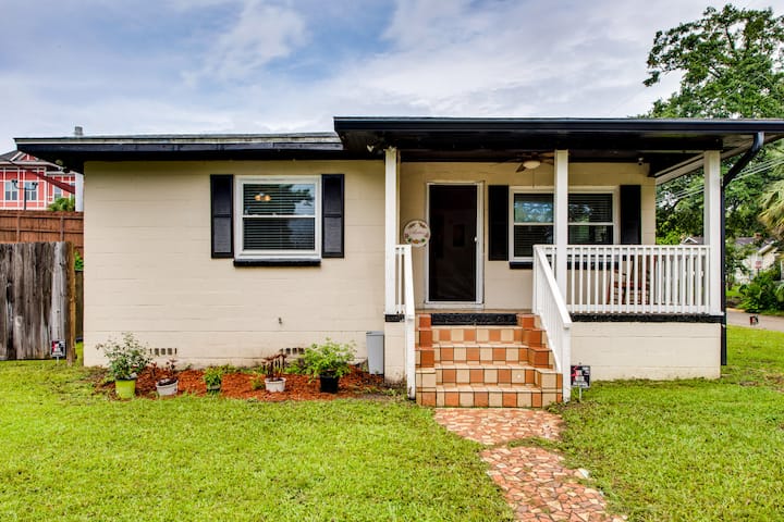 Walkable To Fsu Campus: Cozy Retreat W/ Deck! - Tallahassee