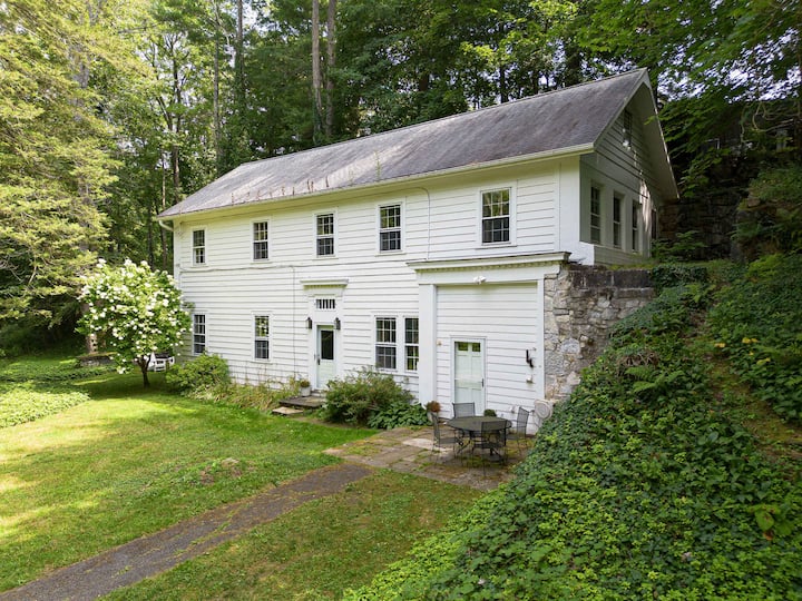 Prime Location, Recently Redesigned, Riverfront! - Great Barrington, MA