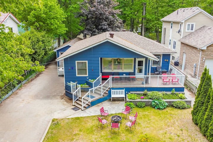 Dual-home Getaway With Firepit & Near Sandy Beach - Wasaga Beach