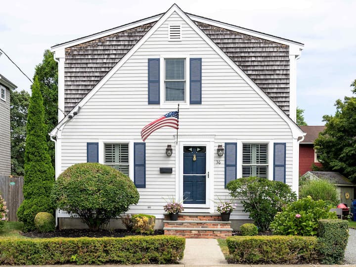 Newport Fifth Ward Cottage Wlk To Harbor + Beaches - Newport, RI