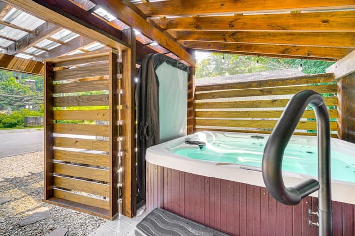 Mountain Blues, Pet Friendly - Gatlinburg, TN