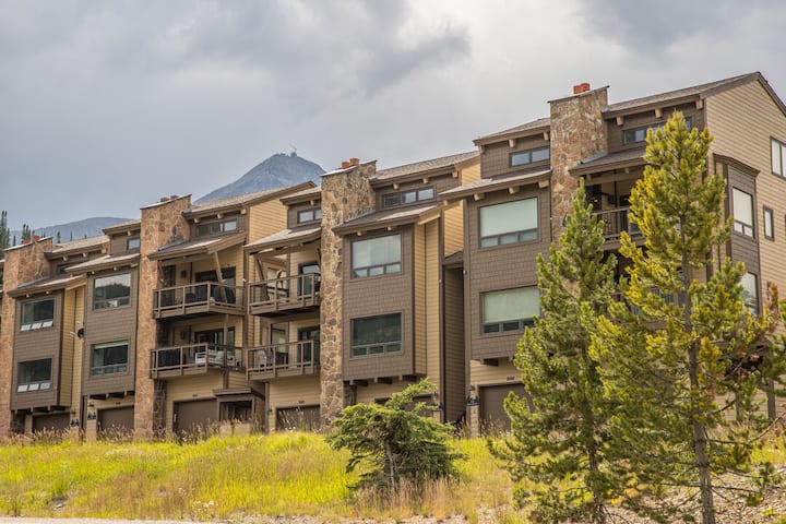 New! Private Indoor Hot Tub, Ski-in/ski-out! - Big Sky, MT