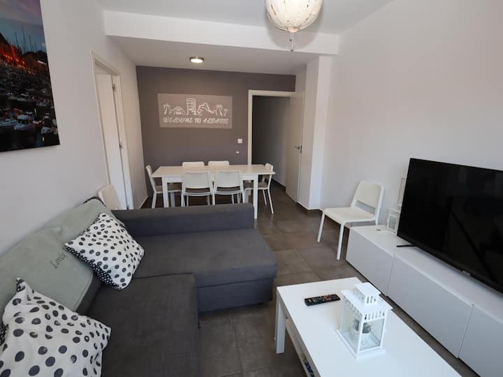 Increíble Apartamento Para 10 En Centro Alicante - El Campello