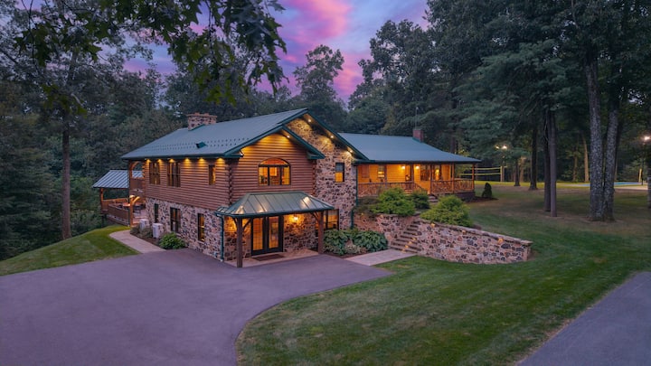 Trophy Whitetail Lodge - Little Buffalo State Park, Newport