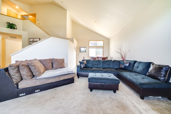 Walk To Hiking Trails: Renton Home W/ Fenced Yard! - Renton, WA