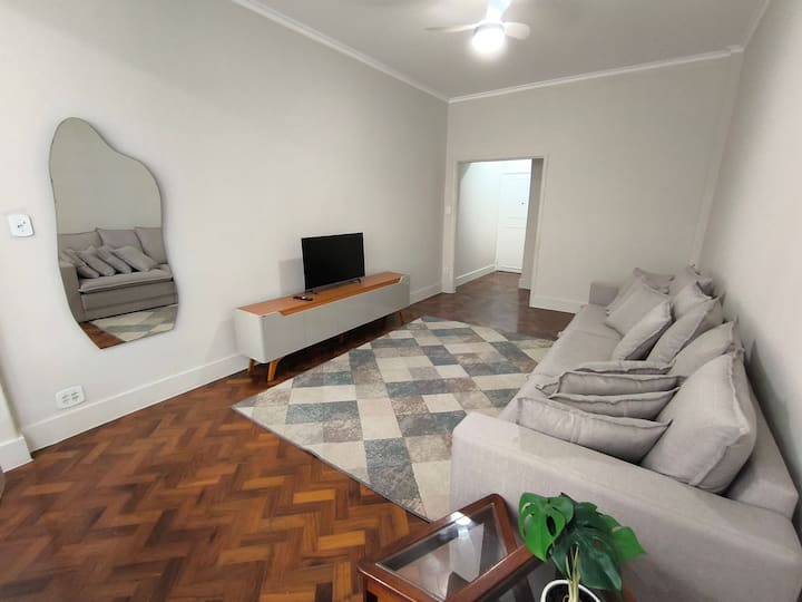 Espaçoso Apto De 3 Quartos Em Copacabana - Ipanema