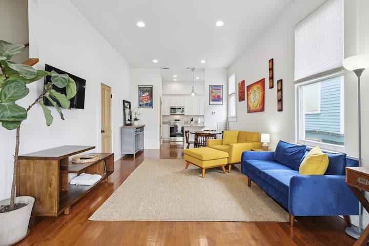 Fully Furnished 2bd/1.5ba One Block From Carrolton - Metairie, LA