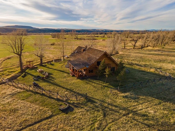 Little Bear Lodge - Spectacular Views & Wildlife - Gallatin Gateway, MT
