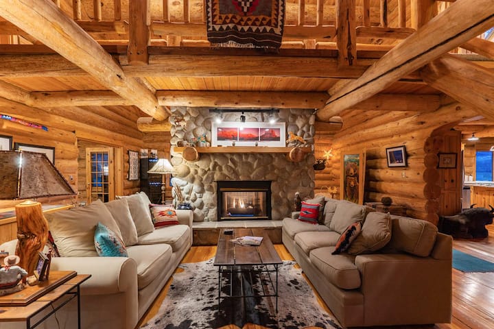 Little Bear Lodge - Spectacular Views & Wildlife - Big Bear Lake, Montana