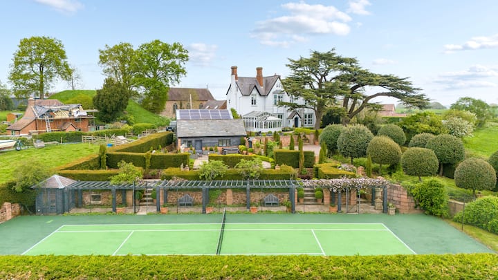 The Topiary By Birch Stays - Welshpool