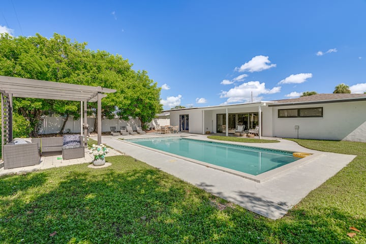 1 Mi To Beach: Modern Cape Coral Home W/ Pool - 케이프코럴